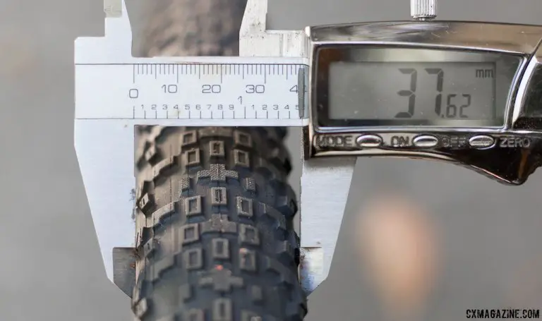 Review: Maxxis Rambler 700 x 40c Gravel Tire - Light and Fast