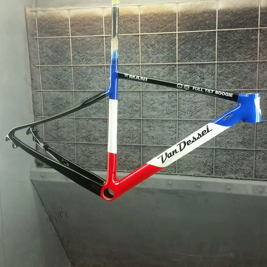 Van Dessel Factory Team Signs Caroline Mani, Expands Roster